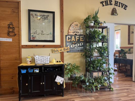 BUMBLEBEE’S CAFE - Updated October 2025 - 132 Photos & 248 Reviews ...