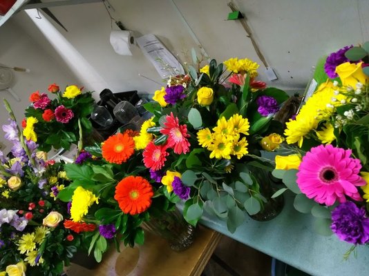 QUINN AND KIM’S FLOWERS - Updated January 2026 - 25 Photos - 294 ...