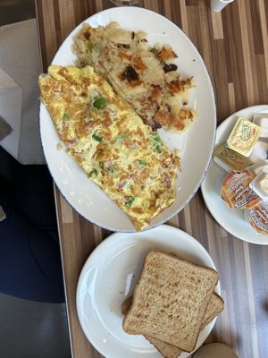 CAFE 82 - Updated May 2025 - 82 Photos & 211 Reviews - 2282 Broadway ...