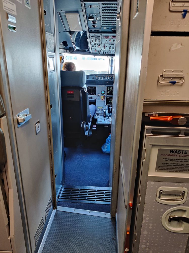 JETBLUE - Updated July 2025 - 36 Photos & 75 Reviews - 3600 ...