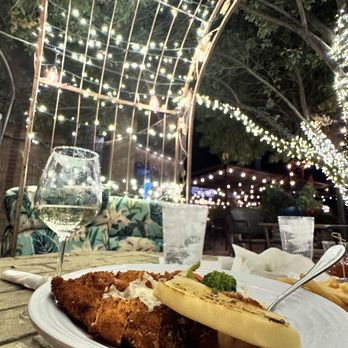 YELLOW BRIX RESTAURANT - Updated April 2025 - 419 Photos & 747 Reviews ...