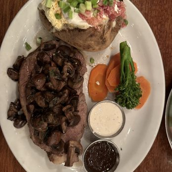 THE WINDMILL - Updated December 2025 - 79 Photos & 178 Reviews - 1501 N ...