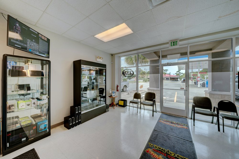 SIMPLY COMPUTERS - Updated December 2025 - 18 Photos & 29 Reviews ...