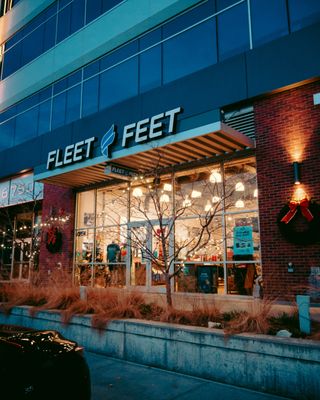 FLEET FEET - Updated October 2025 - 10 Photos - 6750 Mercy Rd, Omaha ...