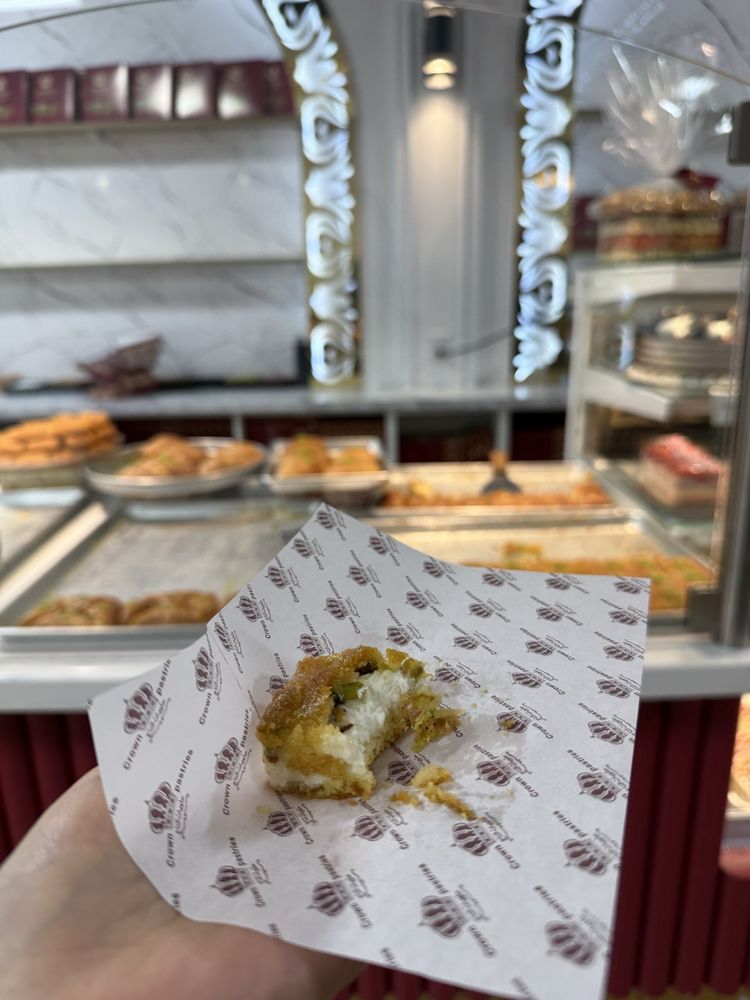 CROWN PASTRIES - Updated December 2025 - 28 Photos - 3175 Rutherford ...