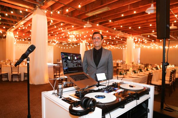 LB ENTERTAINMENT - Updated July 2025 - 131 Photos & 111 Reviews - 1830 ...