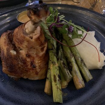 LOGAN INN - Updated April 2025 - 339 Photos & 261 Reviews - 10 W Ferry ...