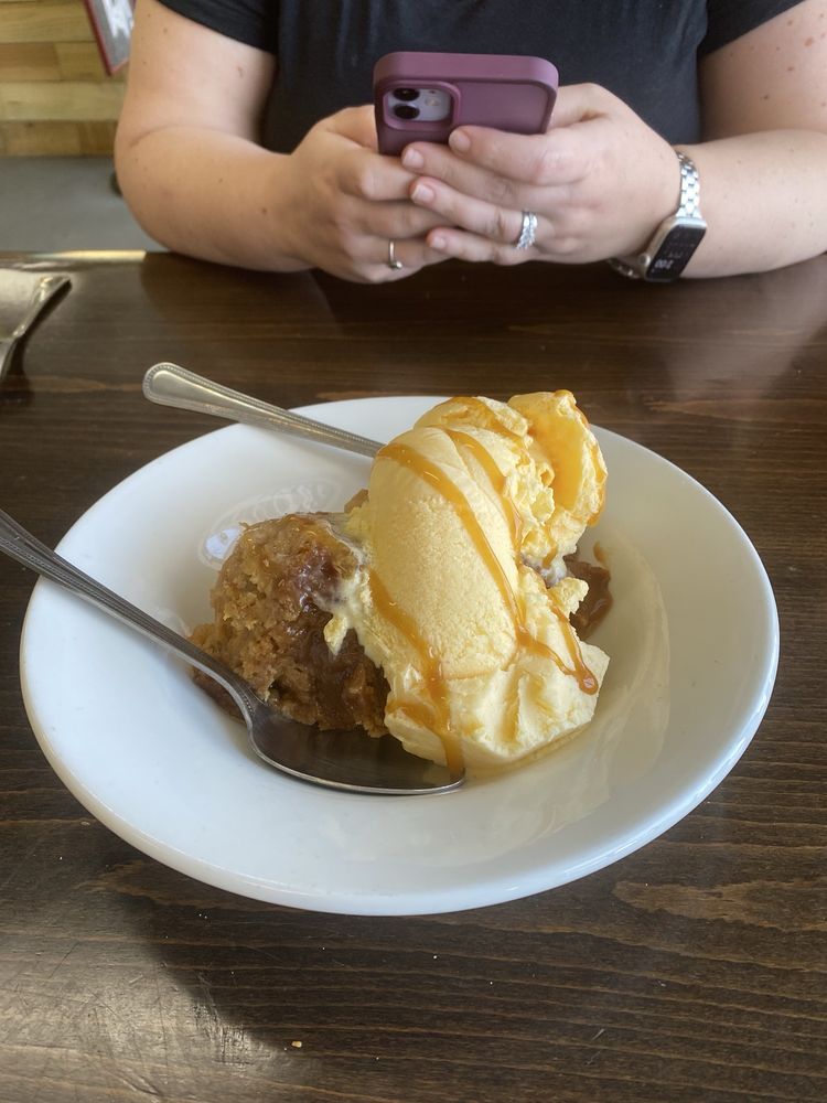 SHUGS - Updated May 2025 - 14 Photos - 1208 Central Ave, Summerville ...