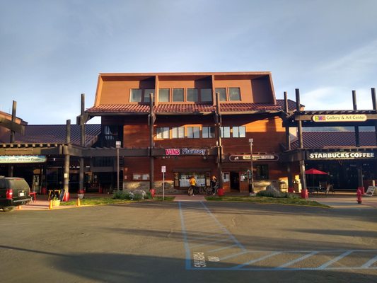 VONS - Updated July 2024 - 83 Photos & 231 Reviews - 481 Old Mammoth Rd ...