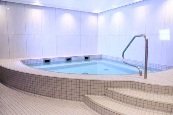 HEALTHWORKS FITNESS CENTERS - CAMBRIDGE - Updated December 2025 - 37 ...