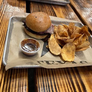 INTRINSIC SMOKEHOUSE & BREWERY - Updated May 2024 - 541 Photos & 611 ...