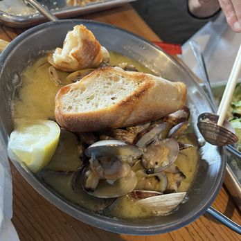 SALTY GIRLS - SEQUIM SEAFOOD - Updated March 2025 - 439 Photos & 451 ...