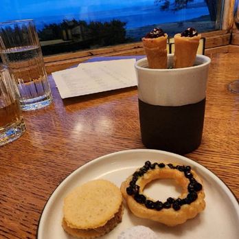 MONO INN - Updated October 2025 - 132 Photos & 59 Reviews - 55620 Hwy ...