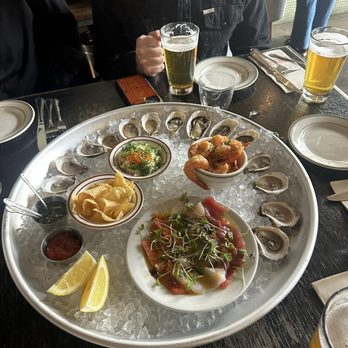 THE SALTY PEARL - Updated July 2024 - 35 Photos & 31 Reviews - 550 2nd ...