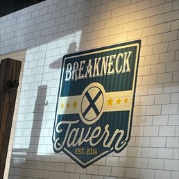 BREAKNECK TAVERN - Updated January 2026 - 362 Photos & 414 Reviews ...