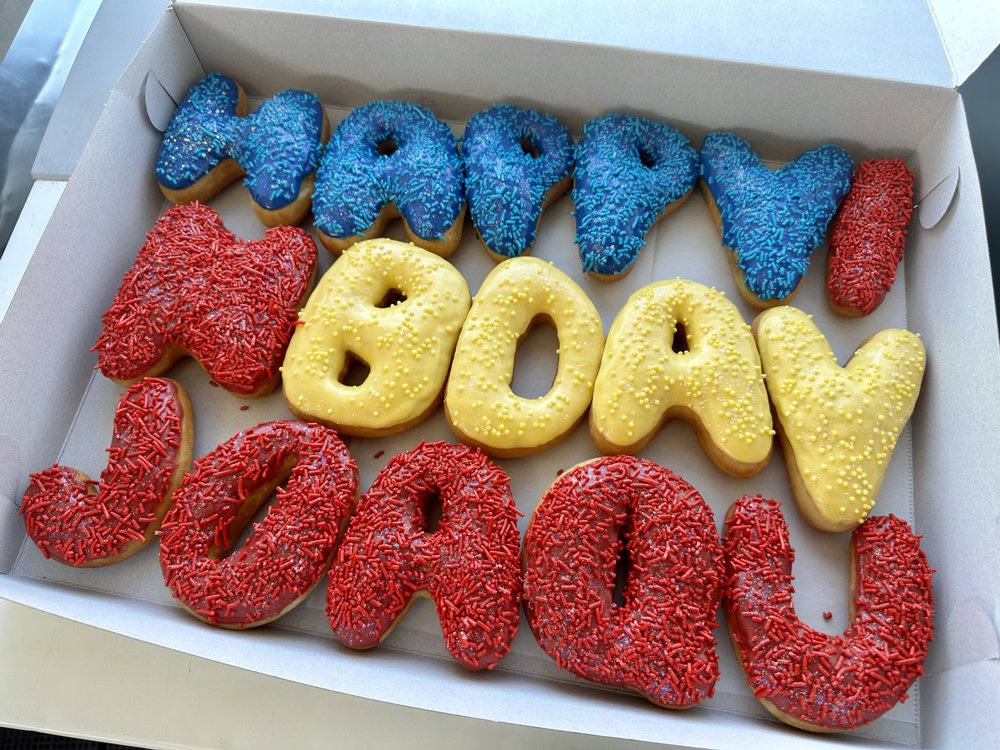 MOON DONUTS - 393 Photos & 335 Reviews - 1000 Torrance Blvd, Redondo ...