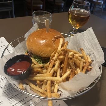 7 MONKS TAPROOM - Updated March 2025 - 348 Photos & 563 Reviews - 128 S ...