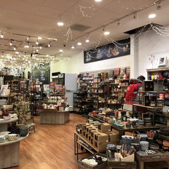 BROOKLINE BOOKSMITH - Updated June 2024 - 130 Photos & 470 Reviews ...