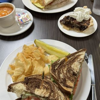 HUGS CAFE - Updated December 2025 - 184 Photos & 230 Reviews - 224 E ...