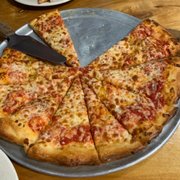 TANK’S PIZZA - 125 Photos & 143 Reviews - 902 N New Braunfels Ave, San ...