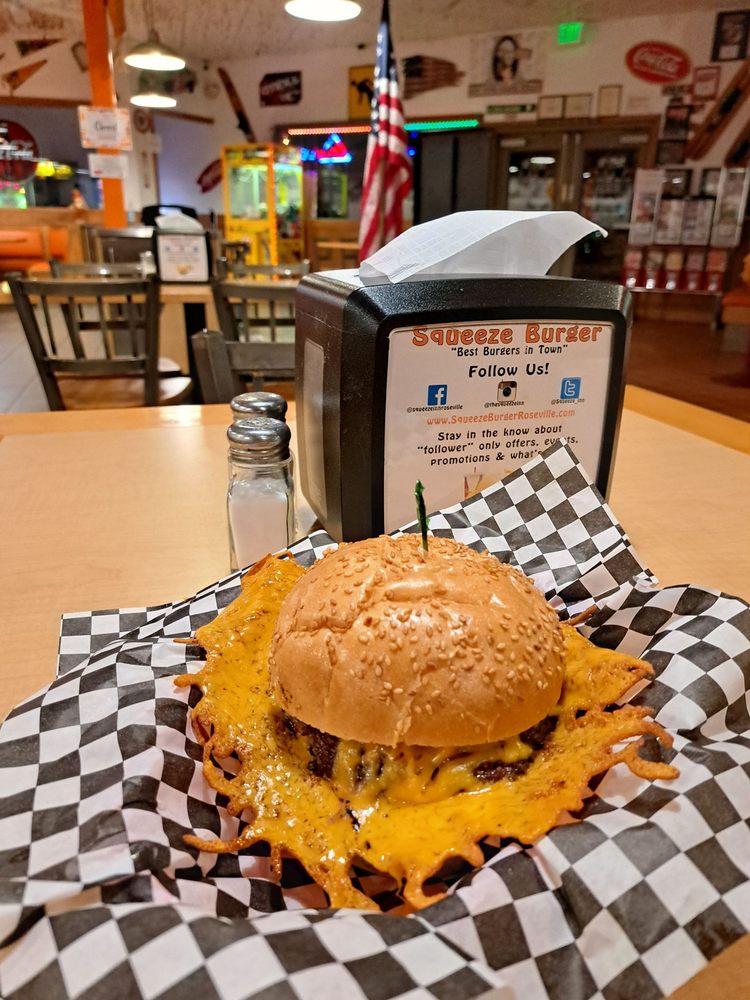 SQUEEZE BURGER - Updated April 2026 - 416 Photos & 536 Reviews ...