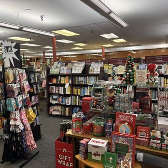 Vroman’s Bookstore - Trusted Since 1894 - Updated July 2025 - 1416 ...
