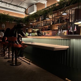 BAR LIS - Updated November 2024 - 394 Photos & 268 Reviews - 1541 ...