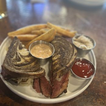 SCHNITZ ALE BREWERY - Updated January 2025 - 126 Photos & 89 Reviews ...