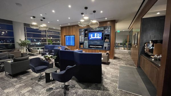 CENTURION LOUNGE DCA - Updated August 2025 - 179 Photos & 54 Reviews ...