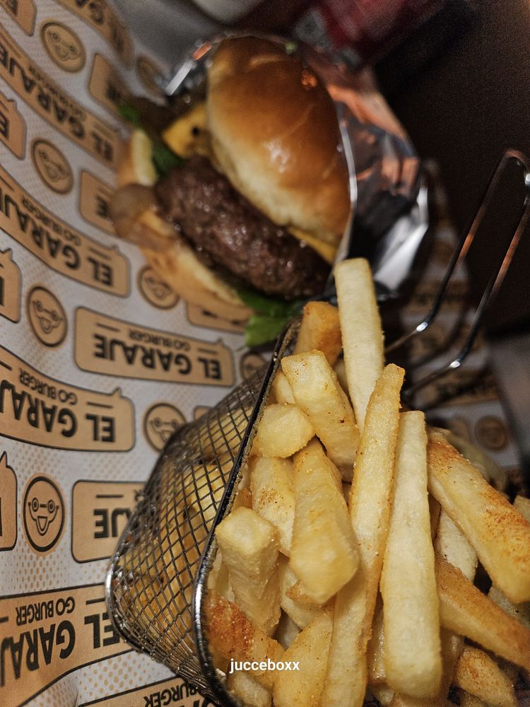GO BURGER EL GARAJE - Updated June 2025 - 16 Photos & 12 Reviews - 826 ...