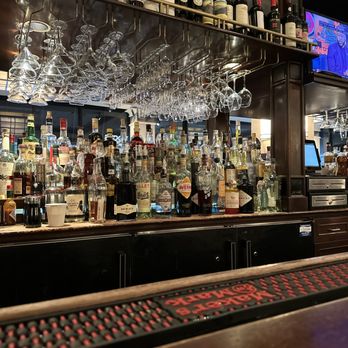 DOCKS OYSTER BAR - Updated July 2025 - 913 Photos & 819 Reviews - 633 ...