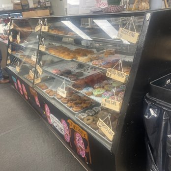 DONUT PARADE - Updated February 2025 - 119 Photos & 198 Reviews - 2152 ...