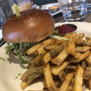 STAYMAKER AT JOURNEYMAN DISTILLERY - 328 Photos & 181 Reviews - Pizza ...