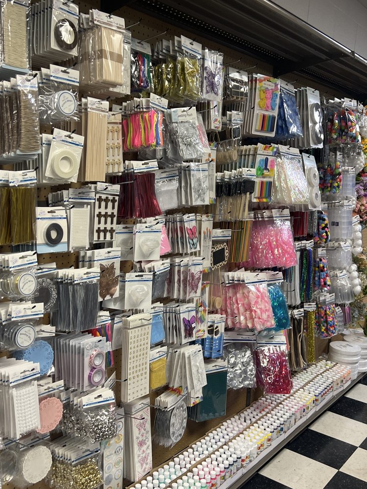 NUMERO UNO BARGAIN STORE - Updated August 2025 - 10 Photos - 16738 ...