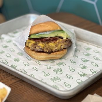 SHAKE SHACK PARK AND PRESTON - Updated August 2025 - 54 Photos & 40 ...