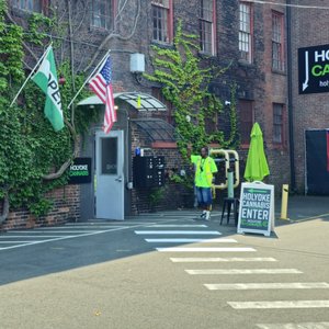 INSA CANNABIS DISPENSARY - SPRINGFIELD - Updated April 2025 - 40 Photos ...