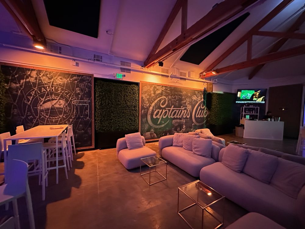 CAPTAIN’S CLUB - Updated March 2026 - 46 Photos - 600 E Bay Ave ...