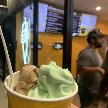 MAGPIES SOFTSERVE - Updated March 2025 - 1333 Photos & 828 Reviews ...