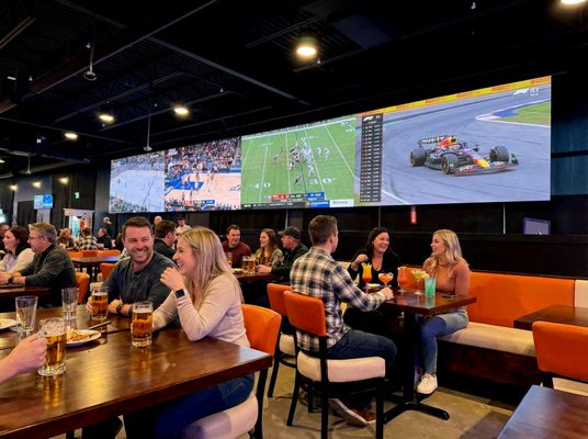 FUNHUB DIX30 - Updated June 2026 - 40 Photos - 40-9415 Boulevard Leduc ...