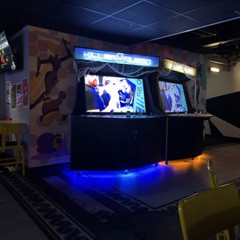 QUARTERS ARCADE BAR - Updated December 2025 - 107 Photos & 135 Reviews ...