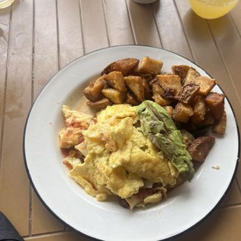 MAPLE LANDING - Updated July 2024 - 563 Photos & 527 Reviews - 5855 ...