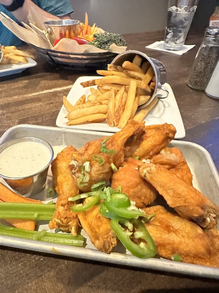 THE OWNERS BOX - 352 Photos & 313 Reviews - 555 S Lamar St, Dallas ...