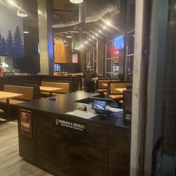 ZEEKS PIZZA - Updated December 2025 - 67 Photos & 183 Reviews - 16015 ...