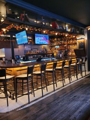 AMITY HALL UPTOWN - Updated June 2024 - 314 Photos & 302 Reviews - 982 ...