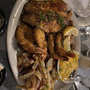 THE BOILING POT - Updated April 2025 - 260 Photos & 381 Reviews - 201 S ...