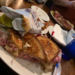 ANGLESEA PUB - Updated July 2025 - 118 Photos & 191 Reviews - 116 W 1st ...