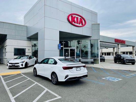 RIVERSIDE KIA - Updated December 2025 - 181 Photos & 753 Reviews - 8100 ...