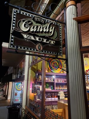 THE CANDY VAULT - Updated November 2025 - 75 Photos & 79 Reviews - 42 ...