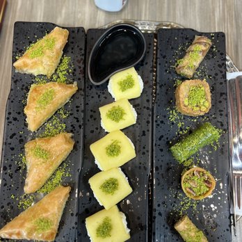 CROWN PASTRIES - Updated October 2025 - 91 Photos & 36 Reviews - 5083 ...