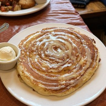 SWEET MAPLE CAFE - Updated August 2025 - 620 Photos & 984 Reviews ...